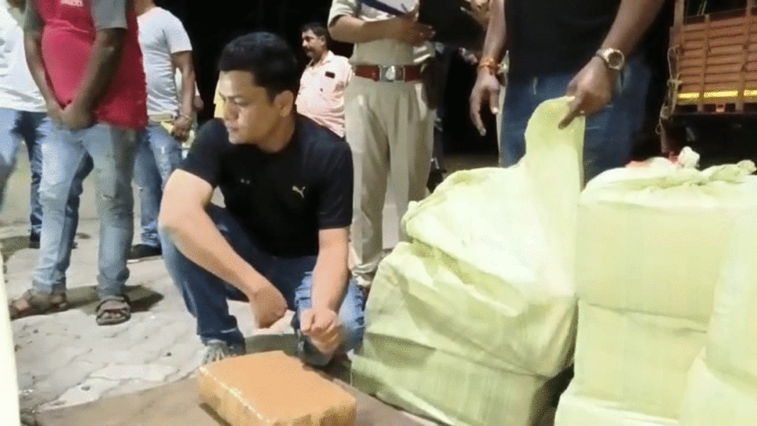 বিপুল পরিমাণ গাঁজা আটক করল জামুড়িয়া থানার পুলিশ - EaiBanglai